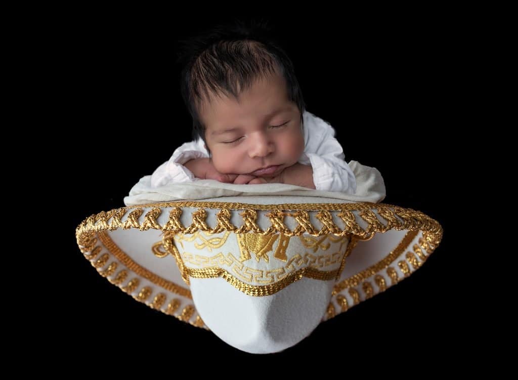 Newborn Photos Hispanic Culture | Boys born close together